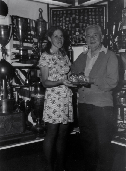 1974 – Jacqueline Hansen | Marathon Shoe History